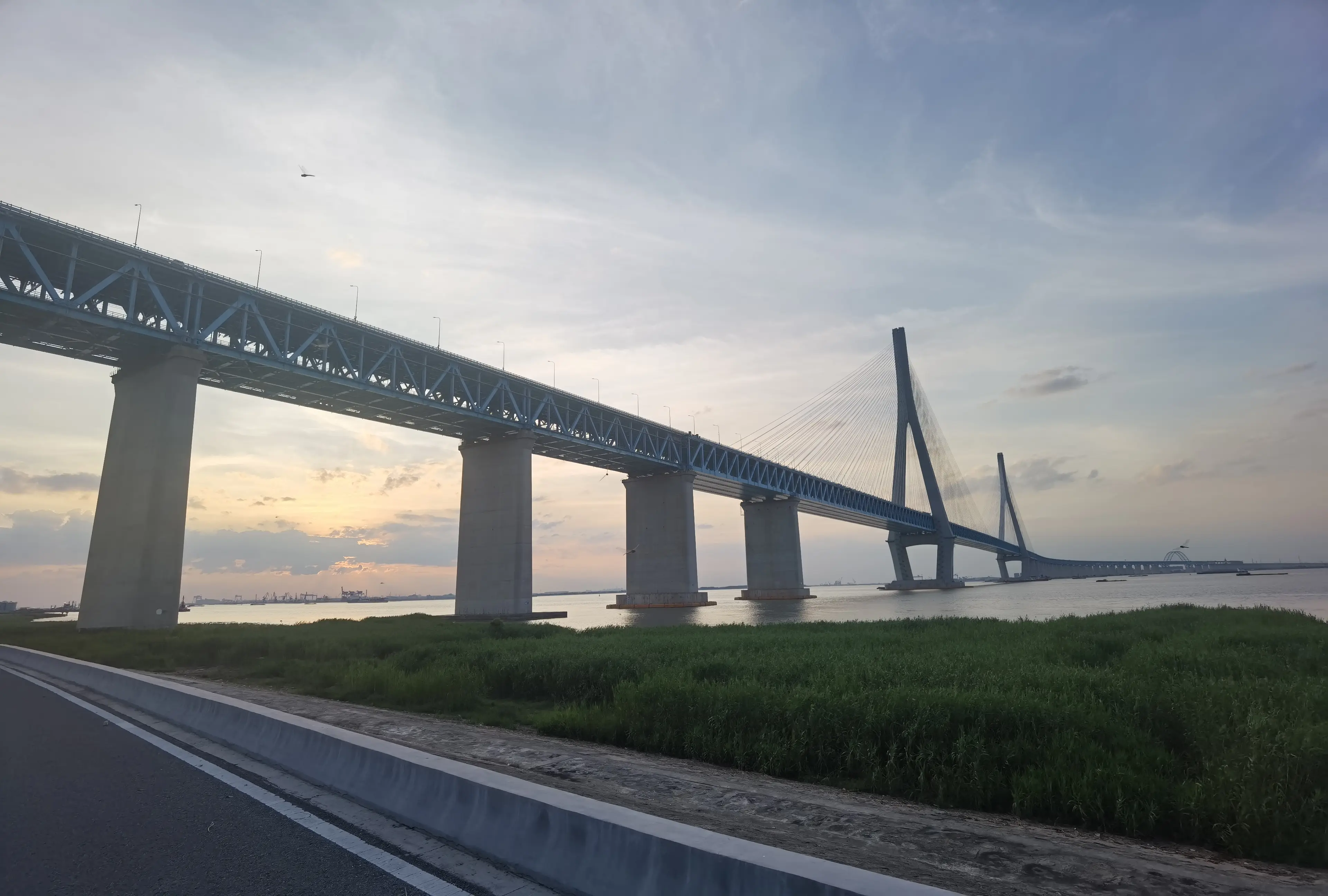 胶州湾大桥 – “桥”见中国，“智”见未来